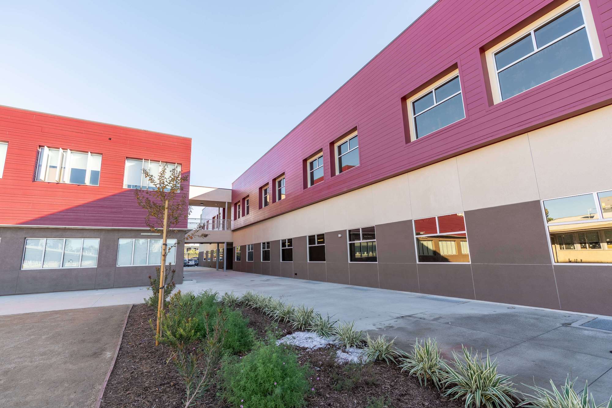 Mission Middle School - American Modular Systems